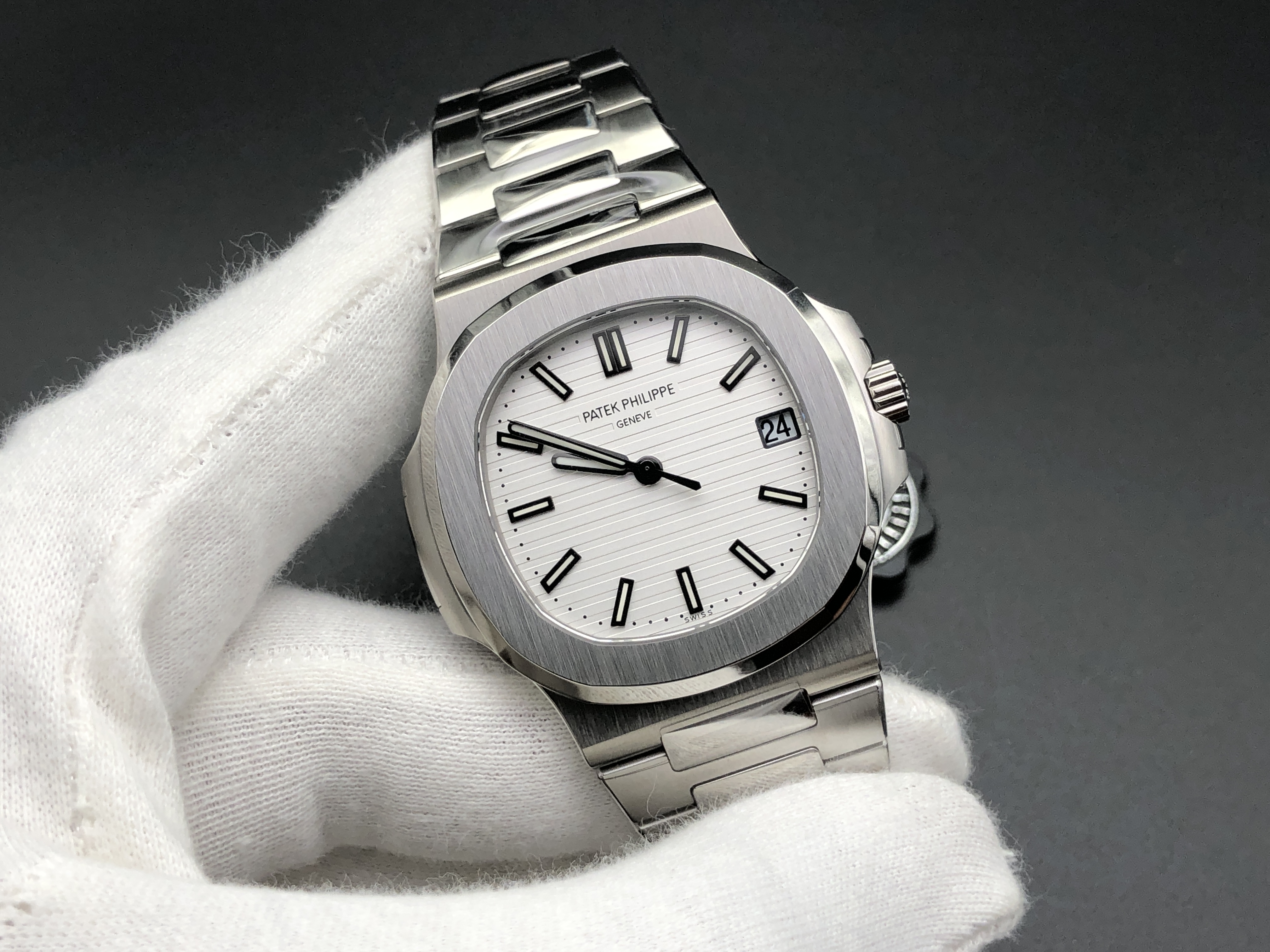 百达翡丽 鹦鹉螺系列 Patek Philippe Nautilus PP5711/1A-011 白盘钢带 - 熊大叔